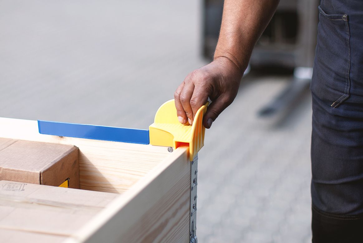 Plastic Corners for Pallet Collars from Kronus